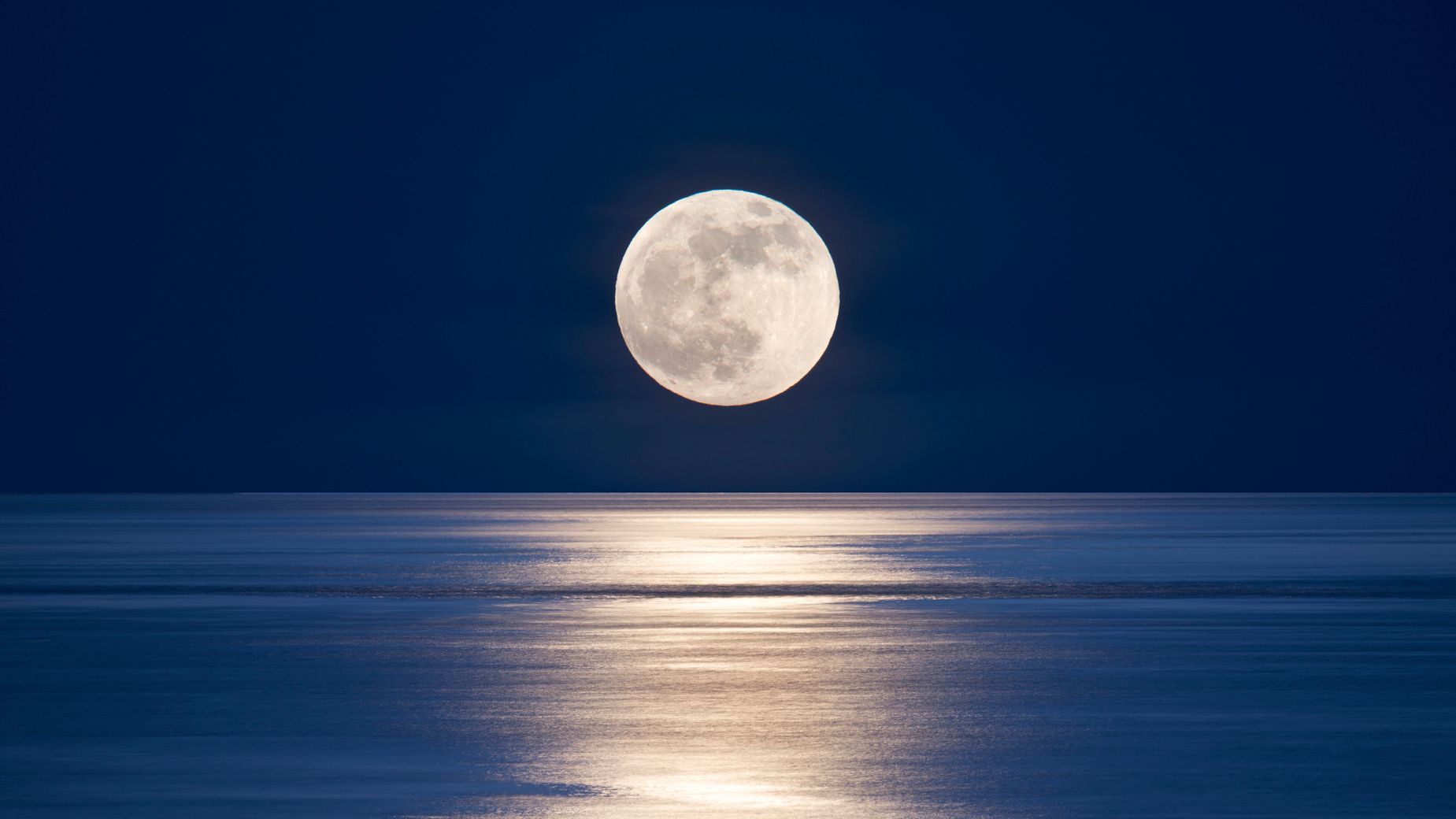 When to photograph the moon | Digital Camera World