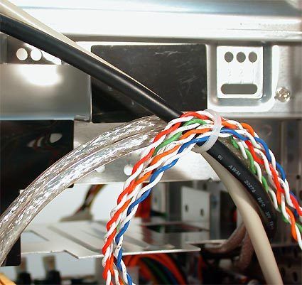 Soltek QBIC EQ3401M, Continued - PC Size Means Everything | Tom's Hardware