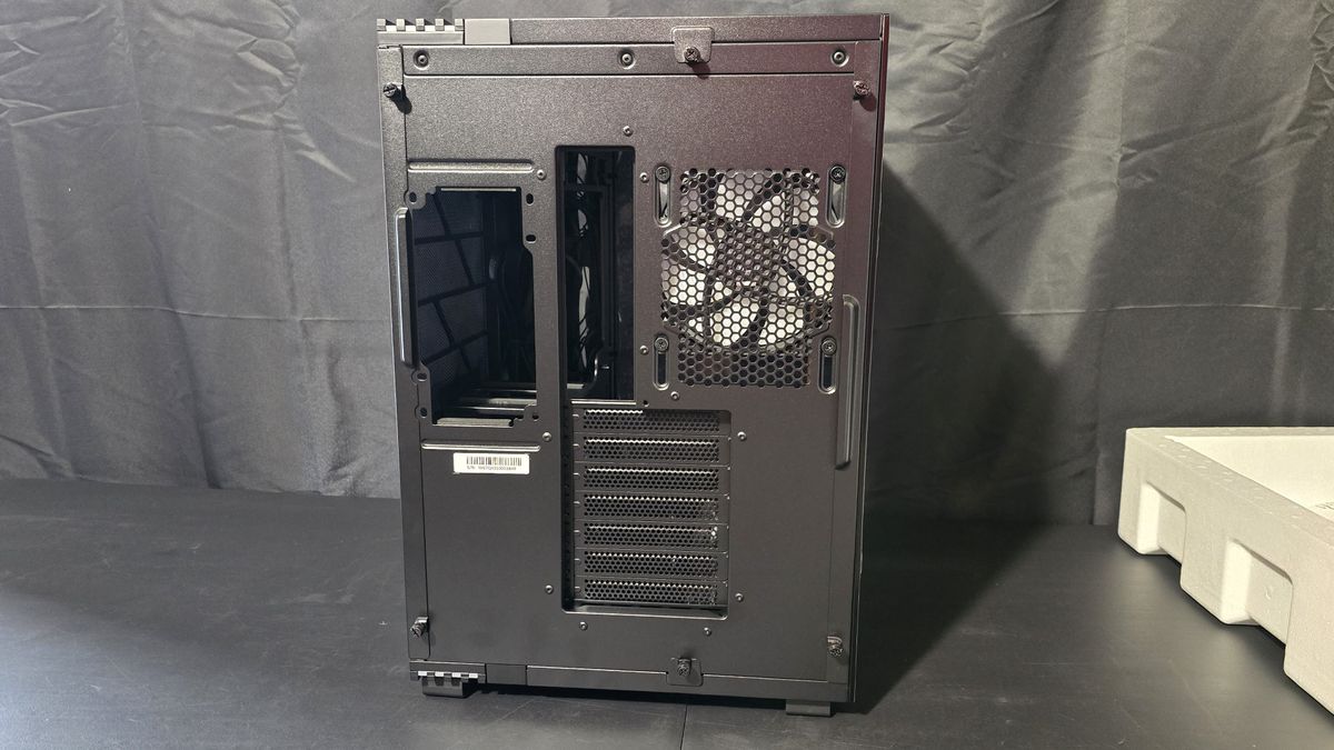 Be Quiet Light Base 600 LX Case Review: Innovative design, lackluster ...