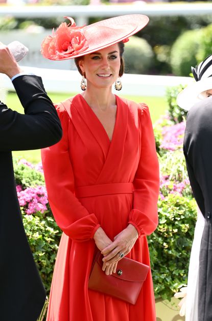 Princess Kate Reportedly Carries These Four Items in Her Enviable ...