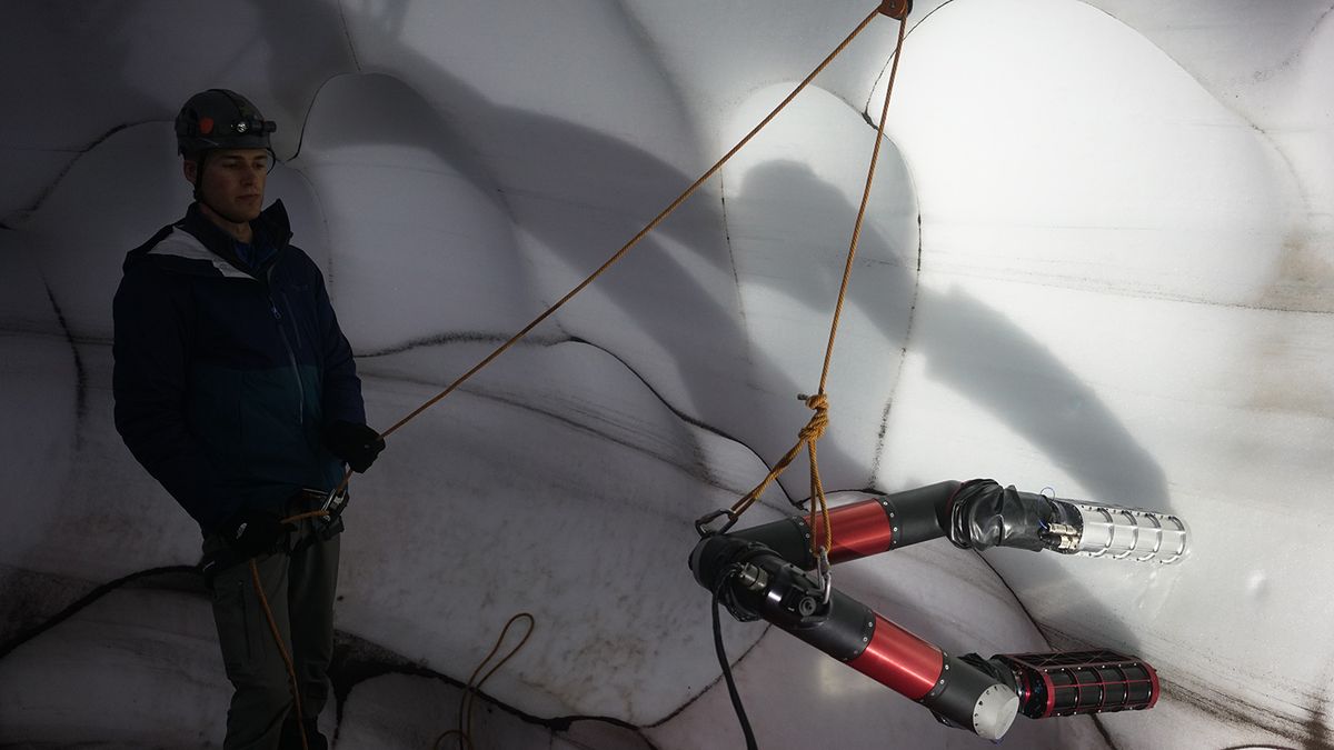 Watch NASA's 'Lemur' Robot Climb a Cliff in Death Valley as Practice ...