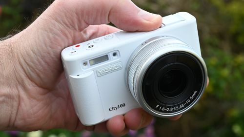 AgfaPhoto Realishot DC8200 review: a pocket-sized, wallet-friendly ...
