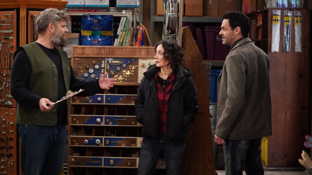 How The Conners Will Make Things Super-Awkward For Darlene's Love Life ...