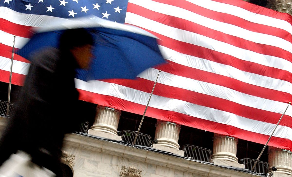 Controversy erupts over national flag ban at UC Irvine | The Week