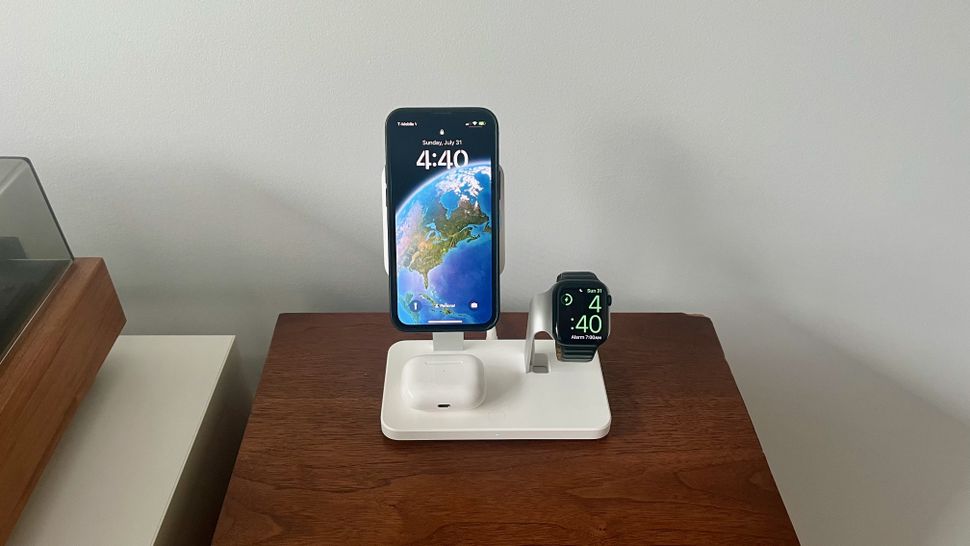 ESR HaloLock 3-in-1 Wireless Charger with CryoBoost review: Hear the ...