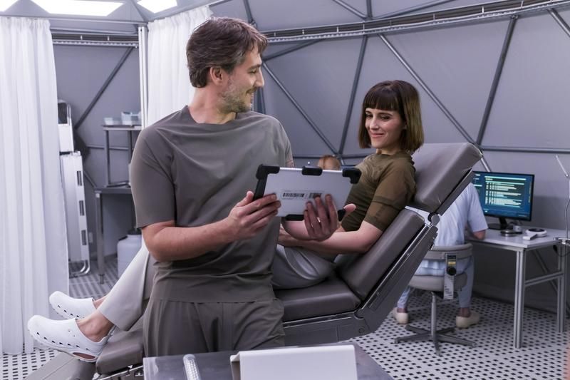 'Mars' Finale Tonight Wraps Season 2 with Terror and Tragedy on the Red ...