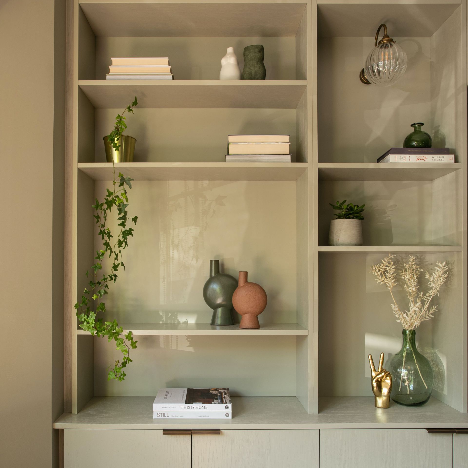 How to style a display cabinet – 10 steps to shelf success | Ideal Home