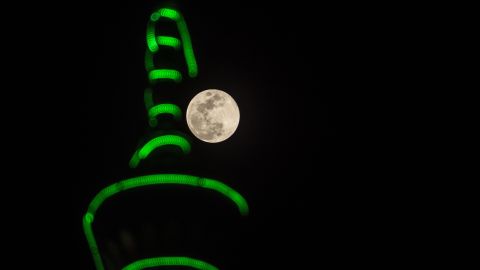 February's Full Snow Moon dazzles in a flurry of stunning photos from ...