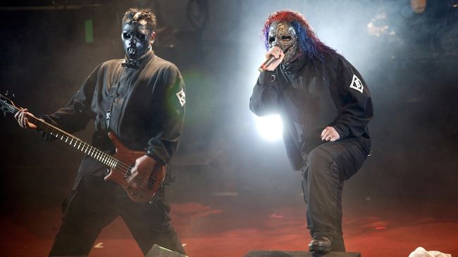 Slipknot’s Paul Gray: mask made technical playing difficult | Guitar World