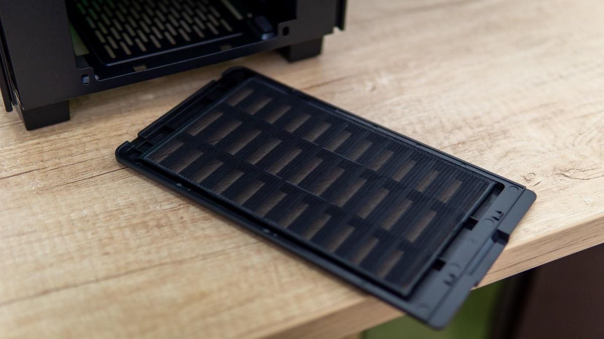 Razer Tomahawk ATX Review: If You Must Own a Razer Case | Tom's Hardware