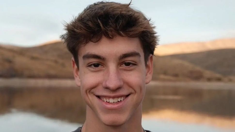 Teen falls 300ft to his death trying to get a better photo at Utah ...