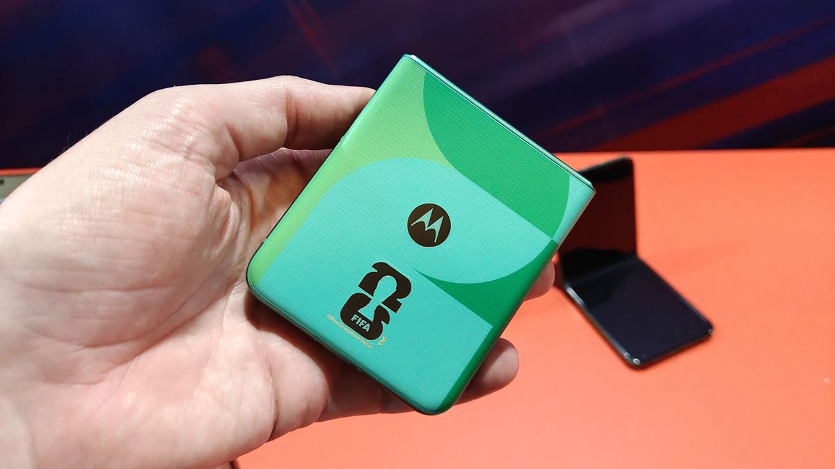 Motorola's World Cup flip phone is a heck of a lot cheaper than a final ...