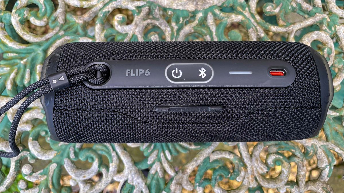 JBL Flip 6 review: Full specs, features & sound quality | Tom's Guide