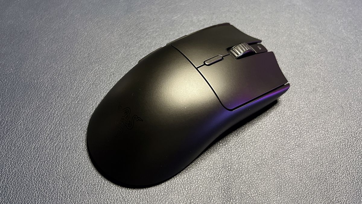 Razer Viper V3 HyperSpeed Review: Feels Lighter | Tom's Hardware