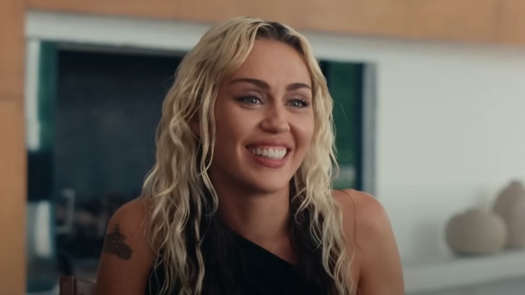 Miley Cyrus Just Clarified Her Viral Comments About Not Performing For ...