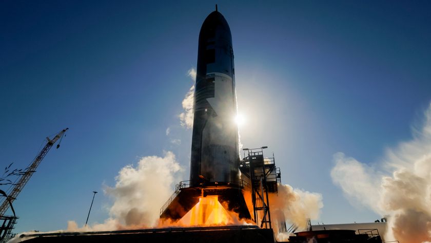 Watch SpaceX's Starship come down for nighttime splashdown during epic ...