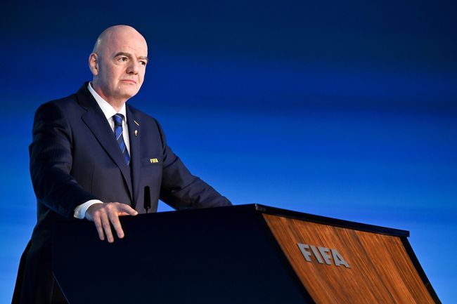 Former Chelsea midfielder seeks £56m in damages over contract dispute ...