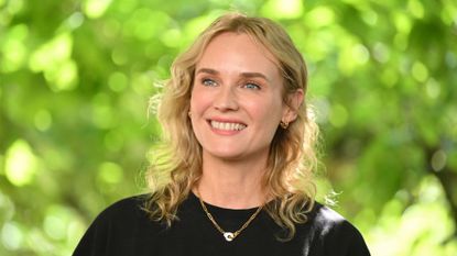 The curve cut is the flattering haircut you need to know about | Woman ...