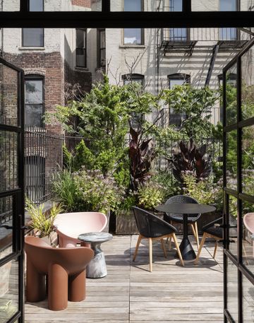 How to choose the perfect color scheme to for your backyard | Livingetc