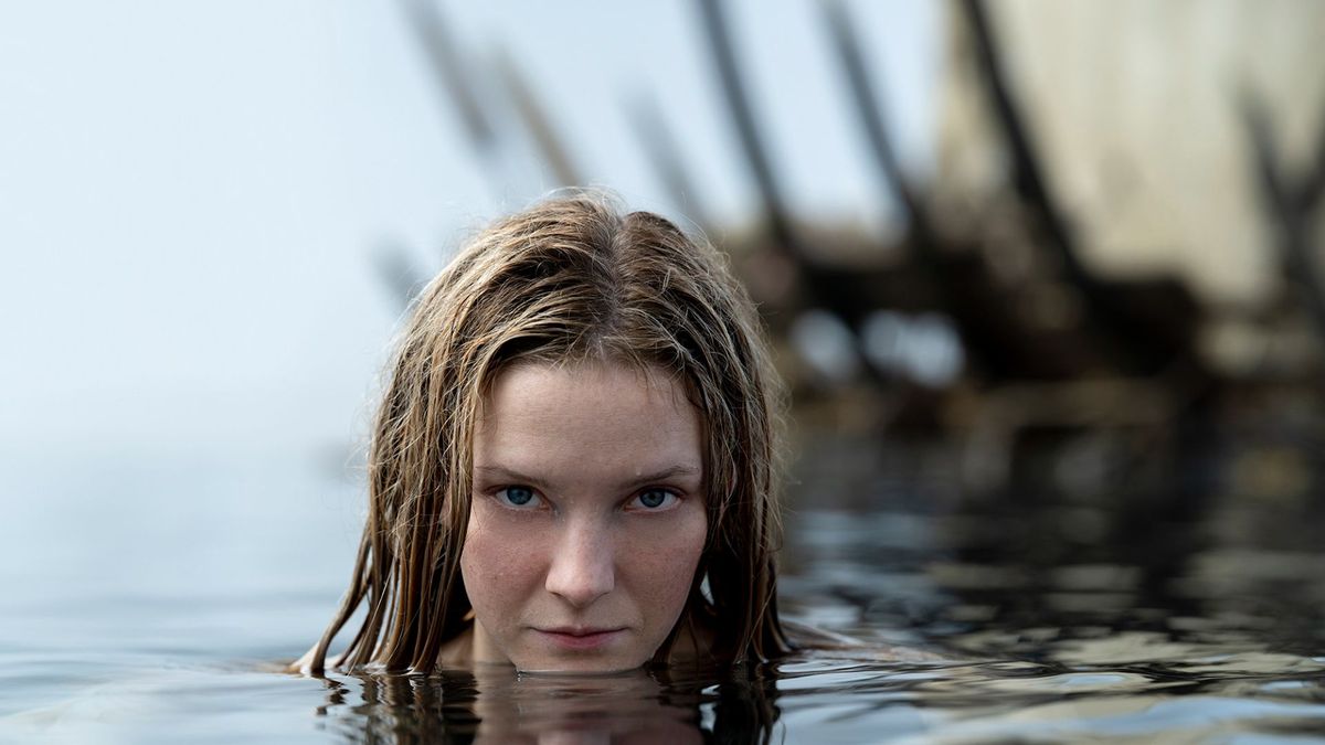 Galadriel actor Morfydd Clark talks Celeborn in The Rings of Power ...