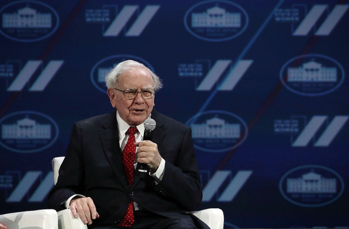 Warren Buffett: Why Index Funds Trump Hedge Funds | Kiplinger