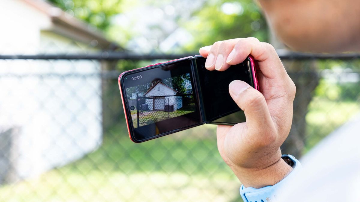 Motorola Razr Plus 2024 review: bigger and better in (almost) every way ...