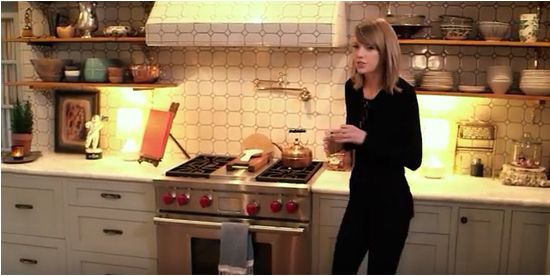 Taylor Swift gives Vogue a tour of her LA home for 73 Questions | Ideal ...