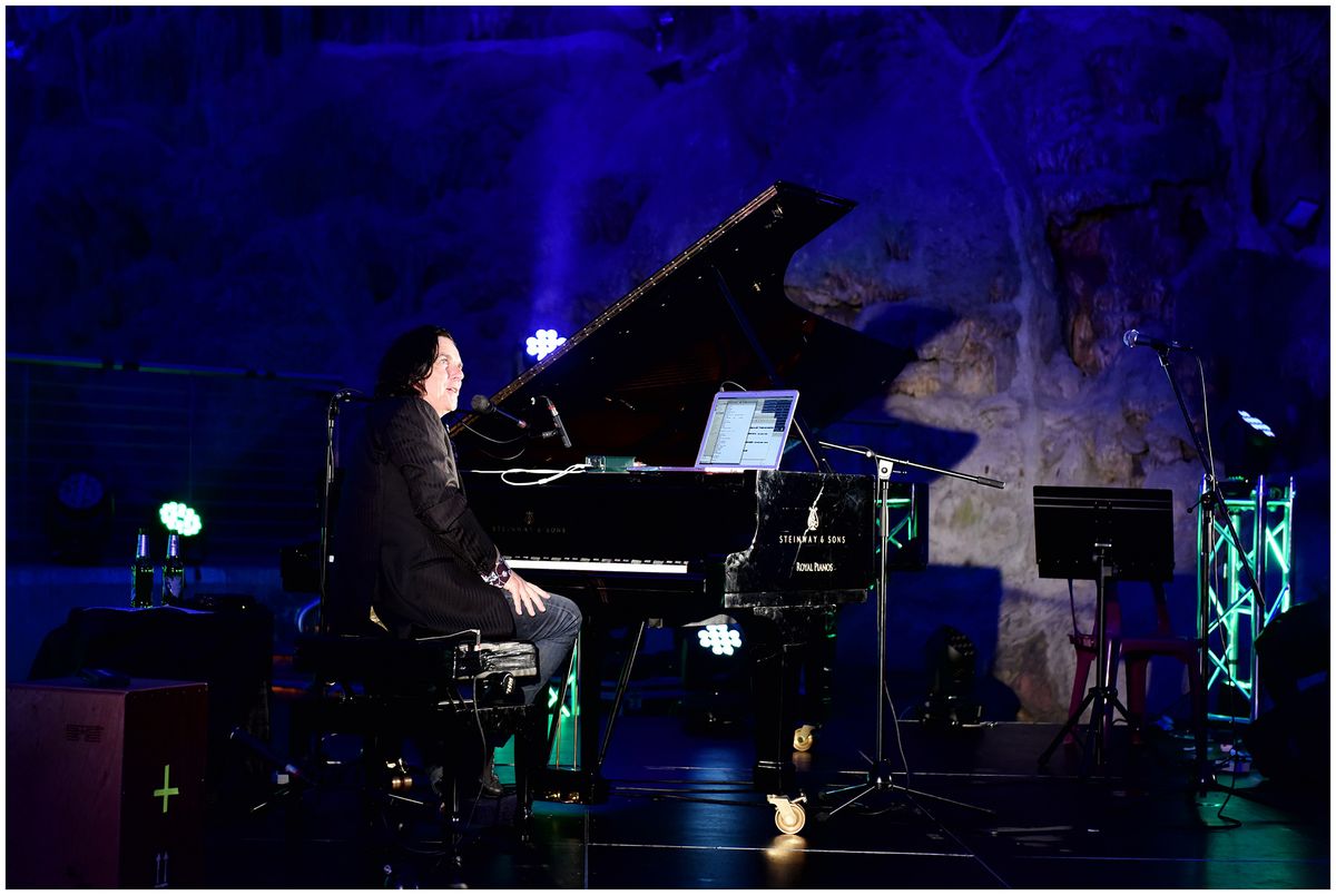 Steve Hogarth, Live, In A Cave! | Louder