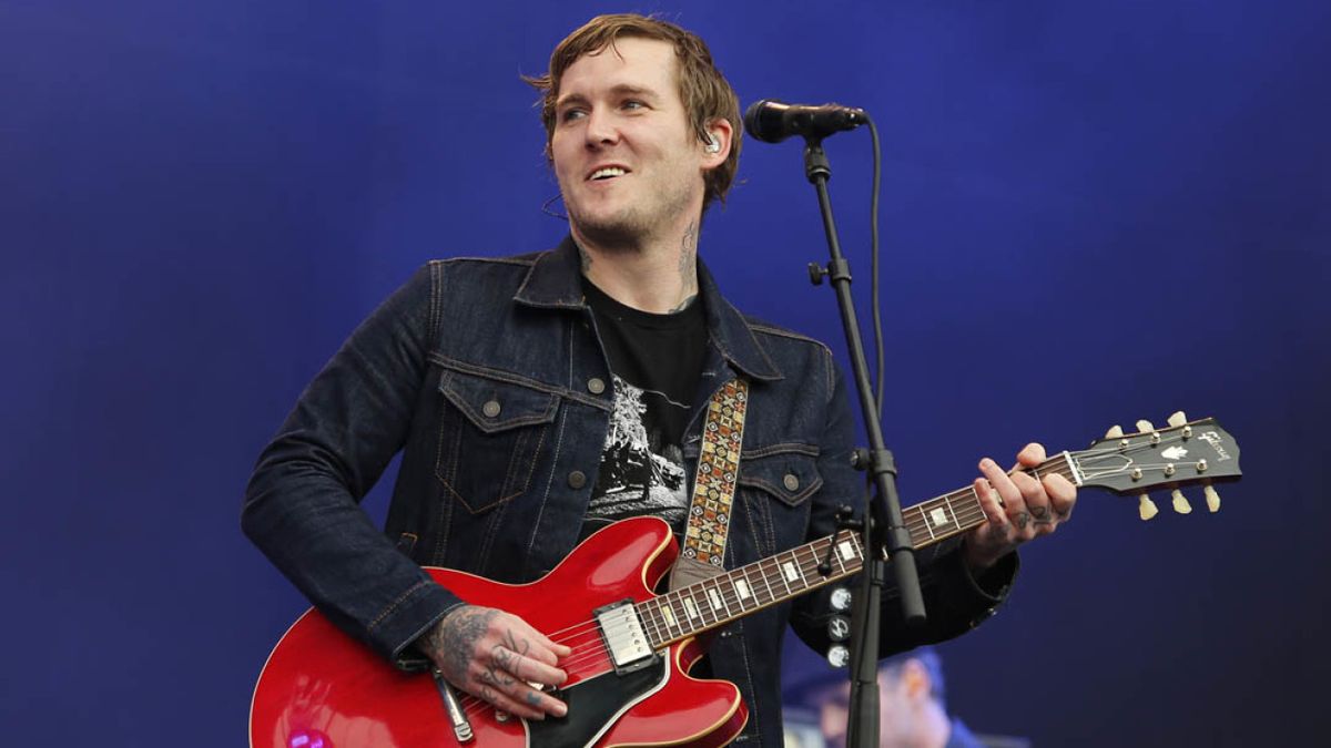 Brian Fallon reveals Painkillers | Louder