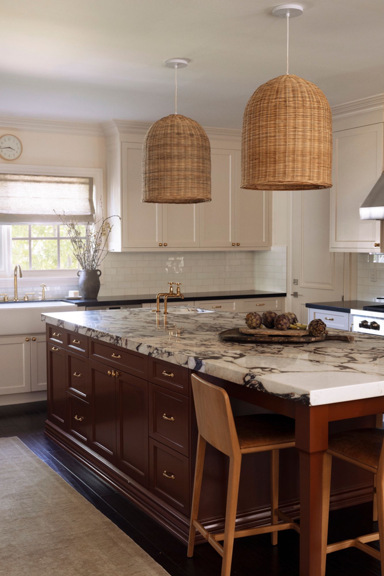 11 colors that go with dark wood flooring | Livingetc