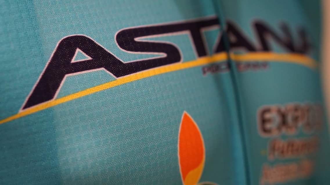Astana gets a bold new kit for 2017 with Giordana | Cyclingnews