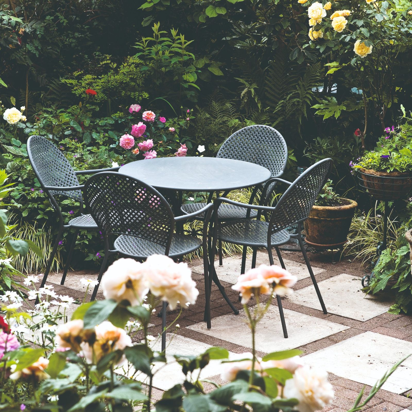 30 garden seating ideas – from outdoor sofas to garden chairs | Ideal Home