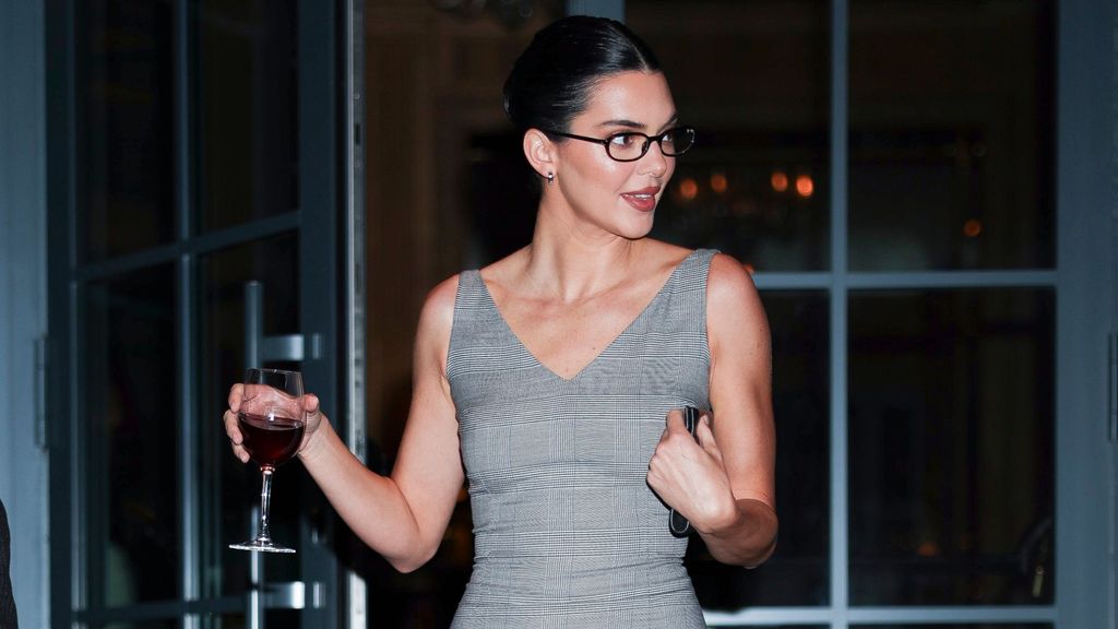 These 6 Shoe Colour Trends Make Grey Outfits Look Chicest | Who What Wear