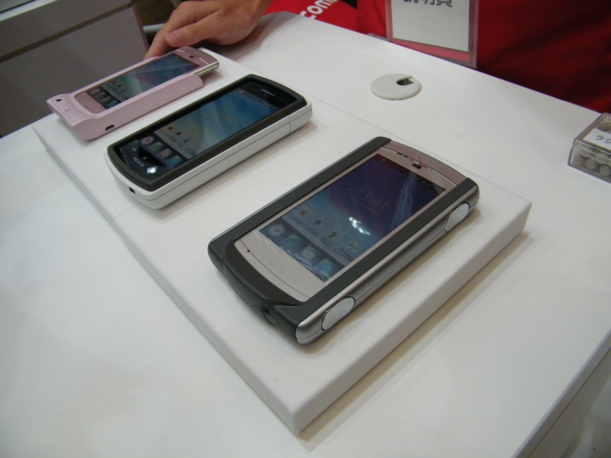 Smart phone cases monitor health, test for bad breath | TechRadar