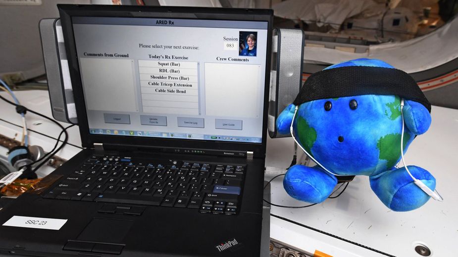 In Photos: Space Station Astronauts Bond with Little Earth 'Celestial ...