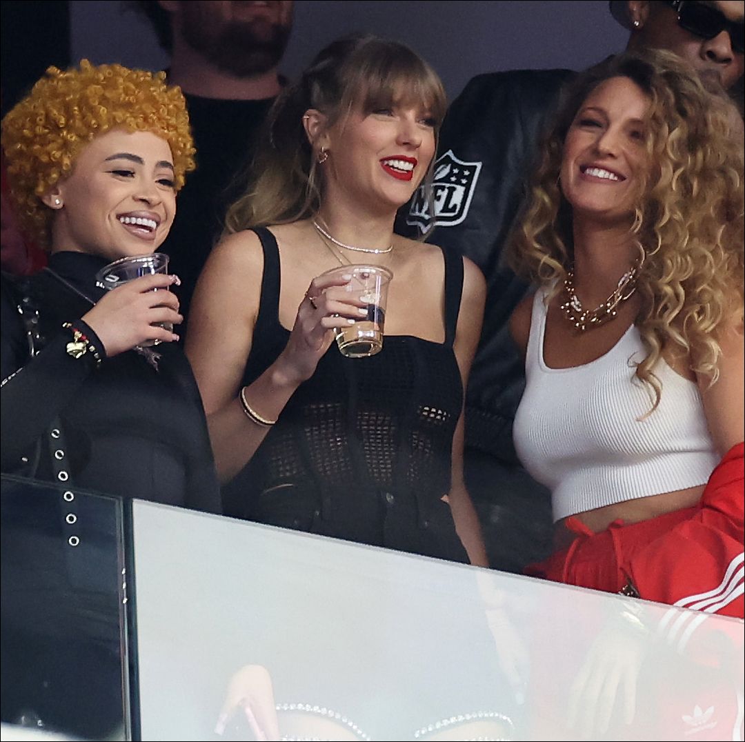 Taylor Swift's Super Bowl Look Included About $10K Worth of Custom Travis Kelce Accessories ...