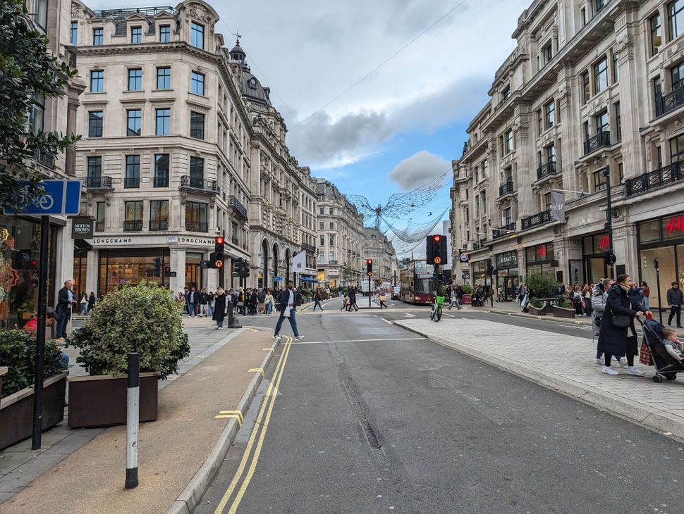 Google Pixel 8 Magic Editor is amazing — here's how to use it | Tom's Guide