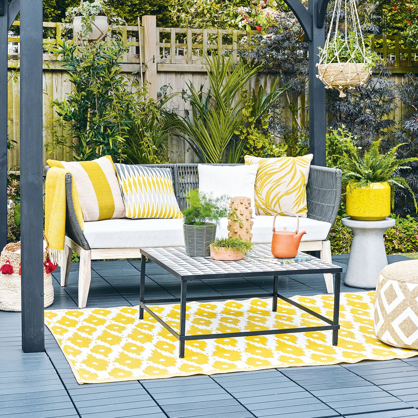 7 things to consider when building a pergola, according to experts ...