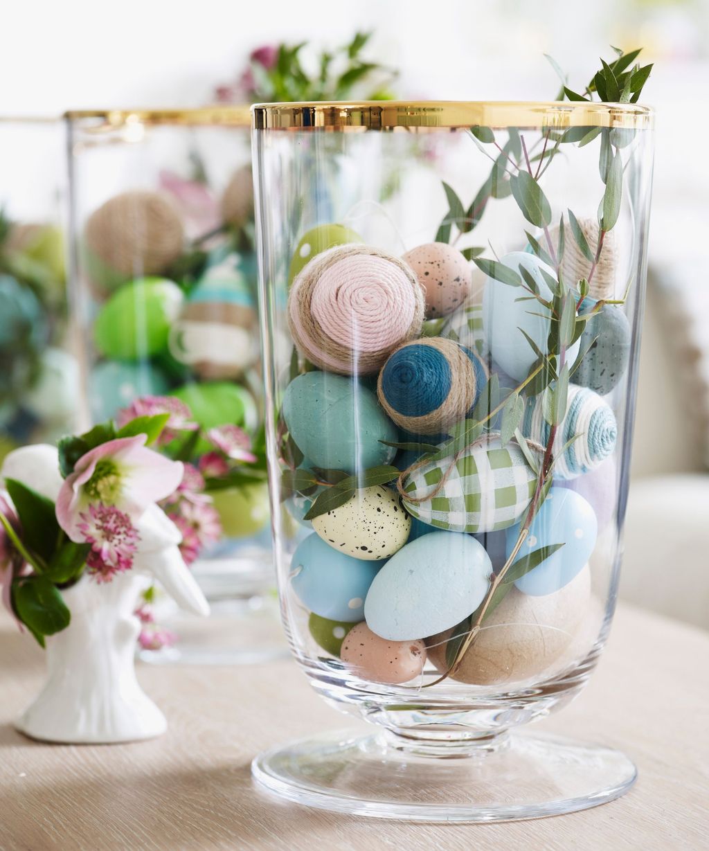 When is Easter 2025, and when is the best time to put up Easter ...