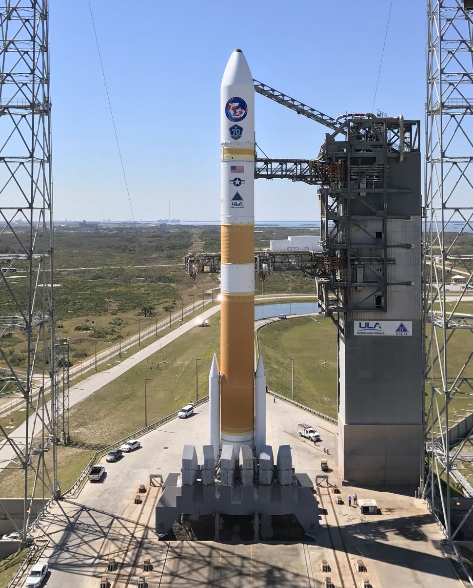 Launch Photos: Delta IV Launches WGS-9 Military Communications ...