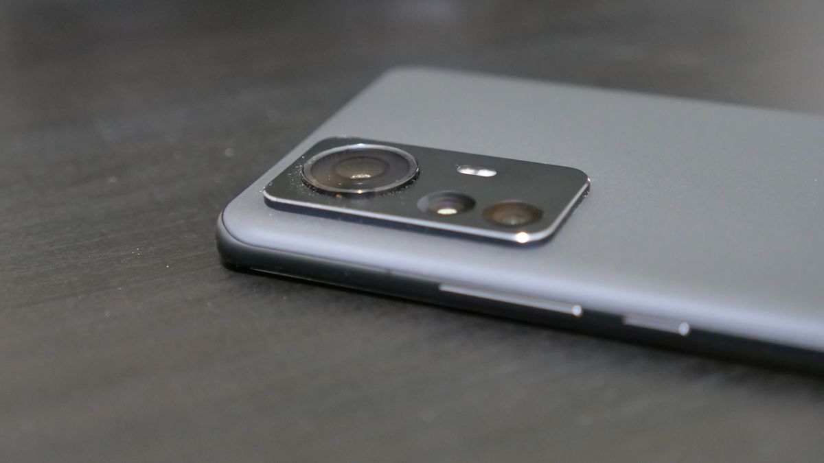 Xiaomi 12 Pro review: HyperCharged and ready to go | Laptop Mag