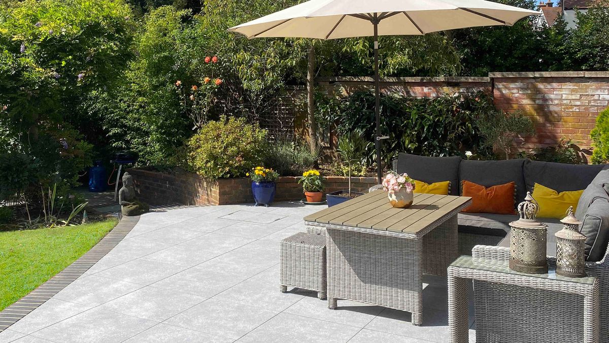 Garden edging ideas: Keep your outside spaces neat and tidy | Homebuilding