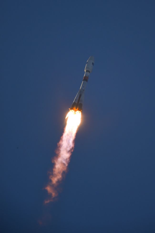 Rocket Launch Photos: Europe's 1st Earth-Watching Sentinel Satellite ...