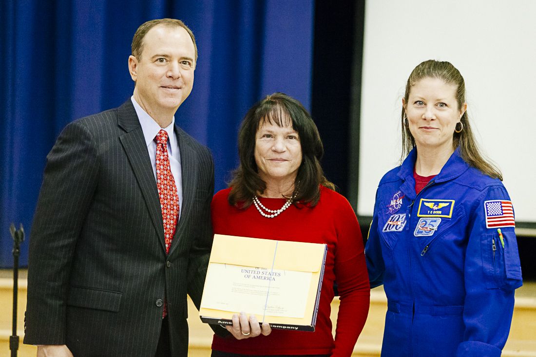 NASA Astronaut Brings Space Travel Down to Earth for Kids Meta ...