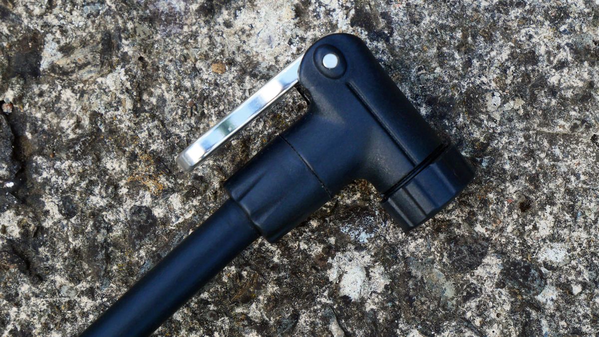 Crankbrothers Klic HV Mini Floor pump review – mini floor pump or XL ...