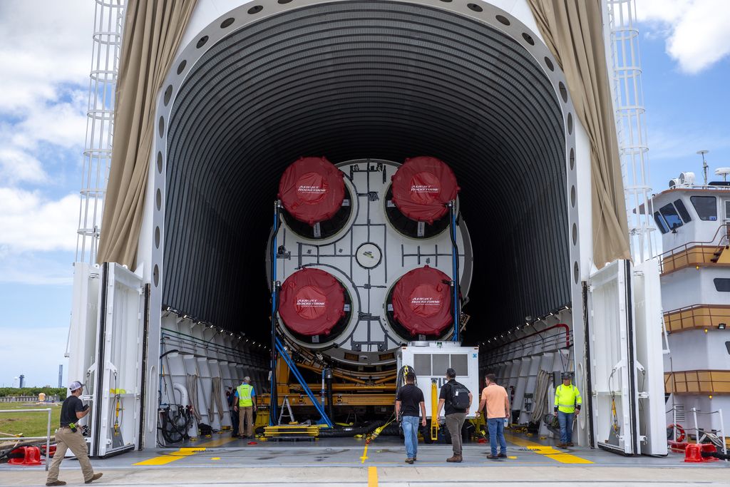 Watch NASA's massive Artemis 2 rocket core stage arrive in Florida ...