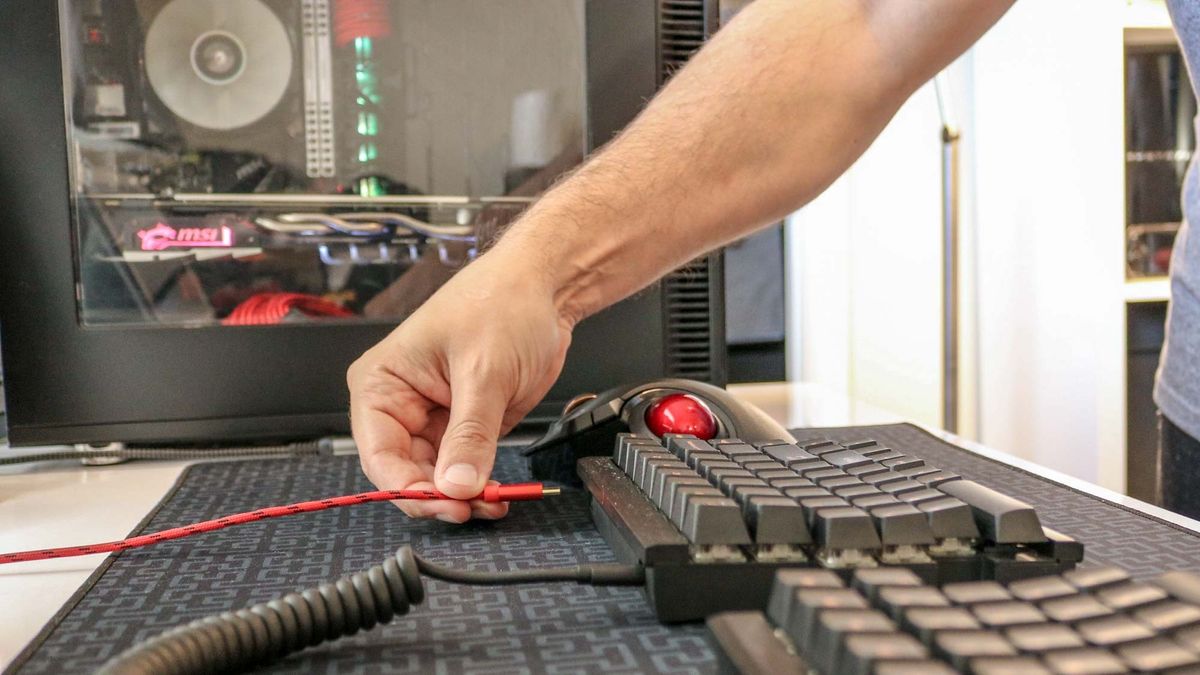 5 cable management tricks I use to keep wires tidy in my house | Tom's ...