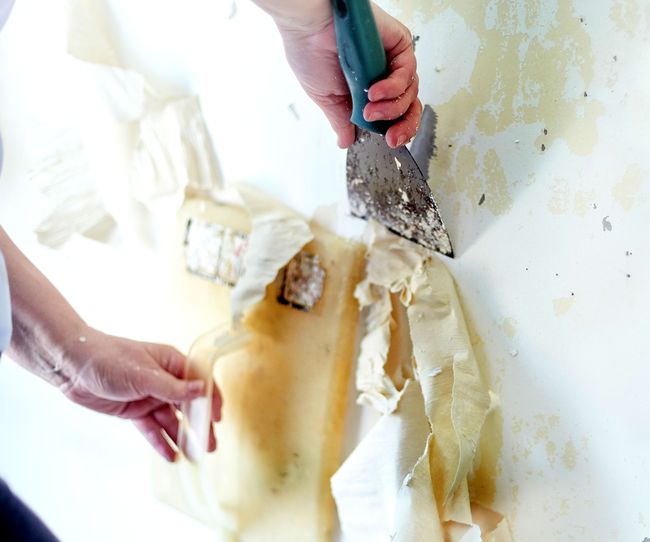 11 wallpaper tools you'll need for a flawless finish | Homebuilding