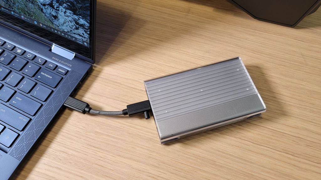 Fastest SSD Enclosure Tested: ZikeDrive Delivers 3,700 MBps via USB 4 ...