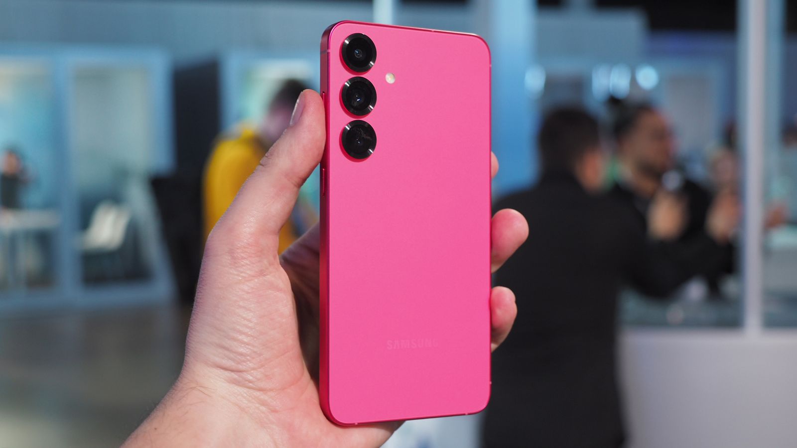 Samsung Galaxy S25 review: a near-perfect small phone? | T3